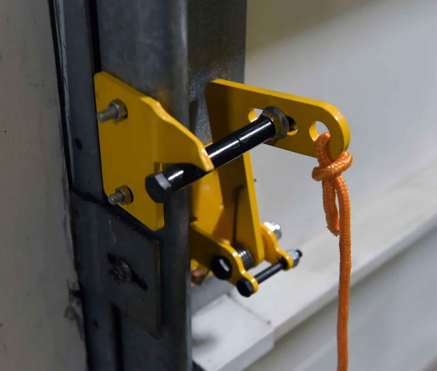 Vestil DR-LOCK Automatic Overhead Door Lock